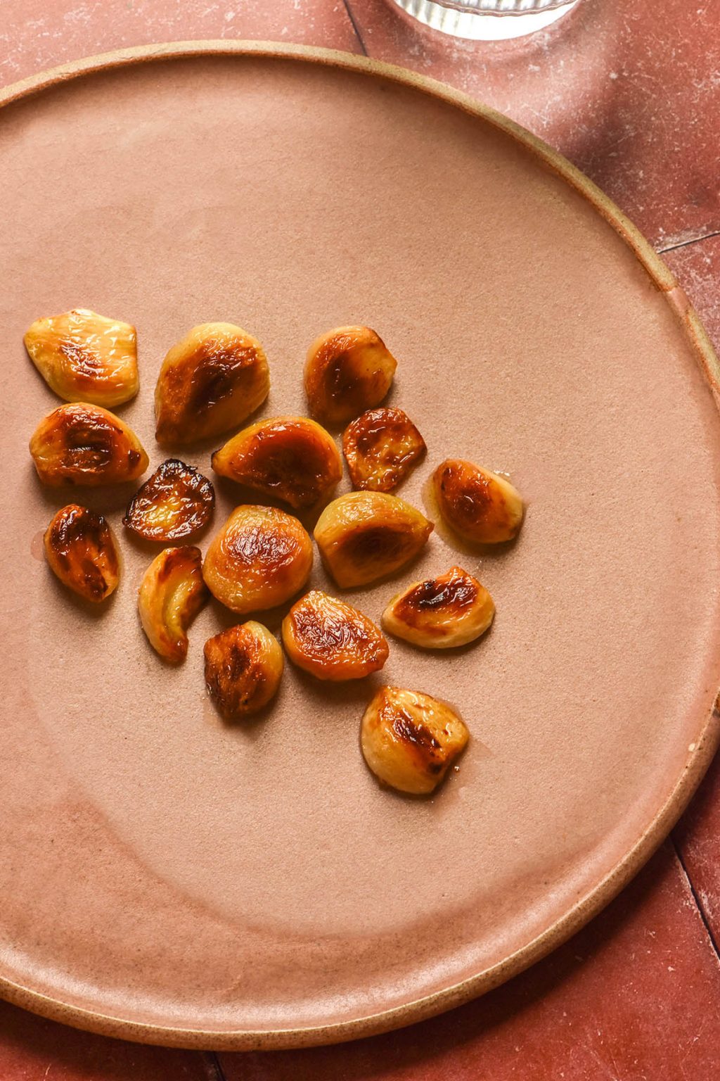 Low FODMAP roasted garlic - George Eats